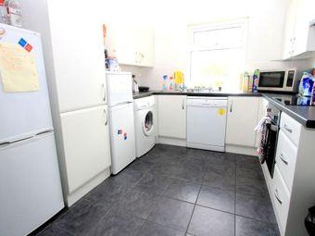 5 Bedrooms Semi detached house for rent in Staplefield Drive, Brighton BN2