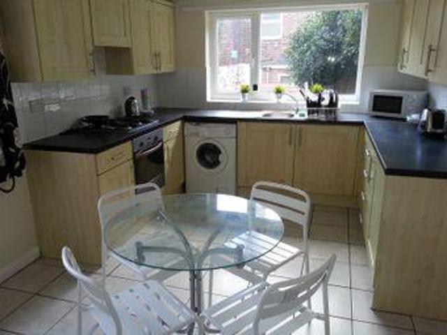 5 Bedrooms Semi detached house for rent in Portland Road, Nottingham NG7