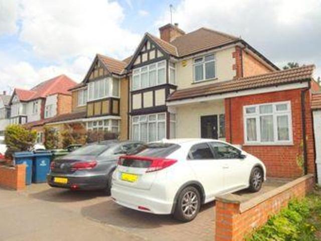 5 Bedrooms Semi detached house for rent in Parkside Way, Harrow, Middlesex HA2