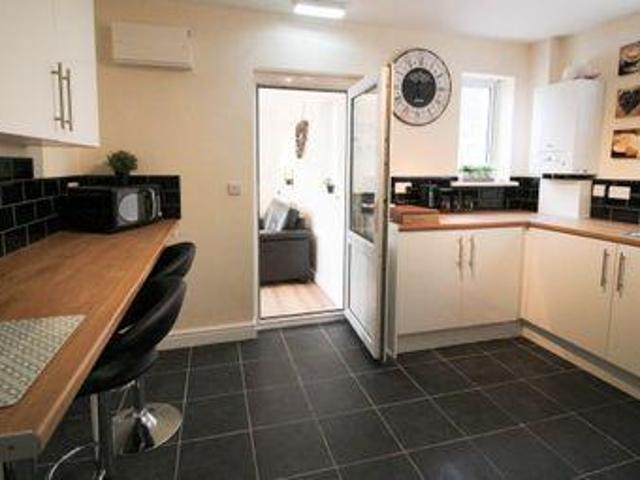 5 Bedrooms Semi detached house for rent in Woodlands Road, Woodlnads, Doncaster DN6