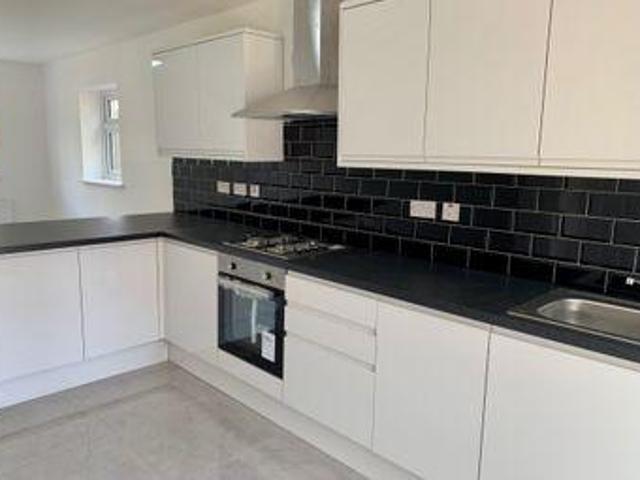 5 Bedrooms Semi detached house for rent in Woodleigh Avenue, North Finchley N12