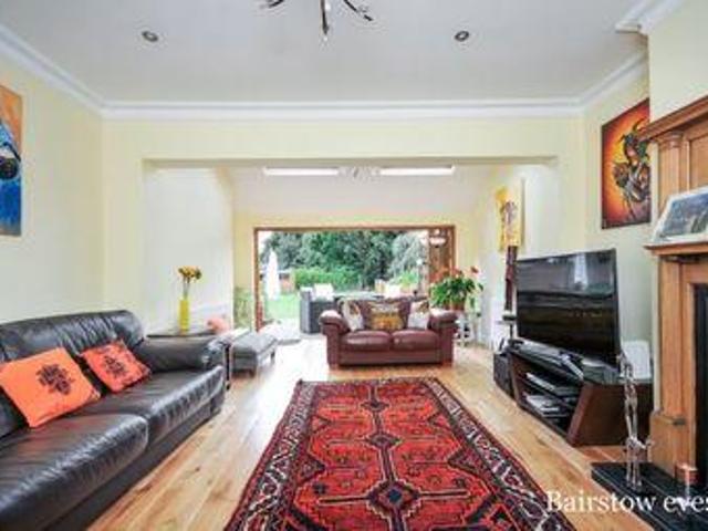 5 Bedrooms Semi detached house for rent in Wickham Avenue, Croydon CR0