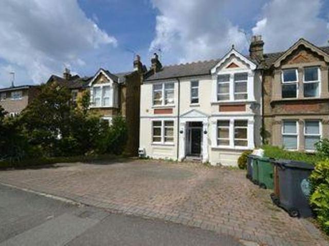 5 Bedrooms Semi detached house for rent in The Avenue, London E4