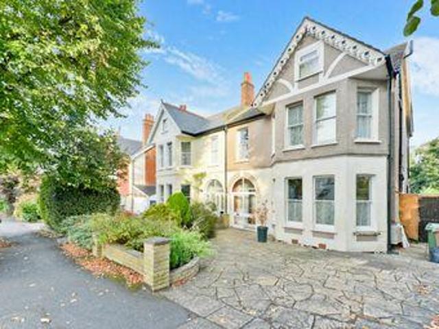 5 Bedrooms Semi detached house for rent in The Crescent, Sutton SM2