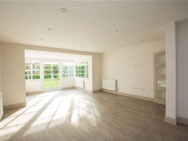 5 Bedrooms Semi detached house for rent in Vivian Way, London N2