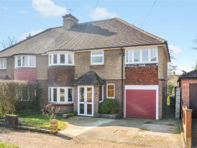 5 Bedrooms Semi detached house for sale in Copse Edge Avenue, Epsom KT17