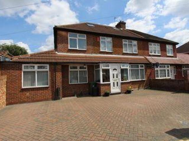 5 Bedrooms Semi detached house for sale in Carlyon Road, Hayes, Middlesex UB4