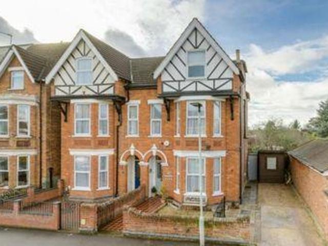 5 Bedrooms Semi detached house for sale in Cutcliffe Grove, Bedford, Bedfordshire MK40