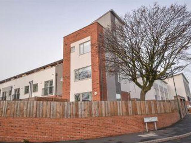 5 Bedrooms Semi detached house for sale in Bathley Street, Nottingham NG2