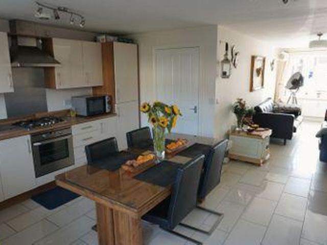 5 Bedrooms Semi detached house for sale in Balata Way, Stretton, Burton On Trent DE13