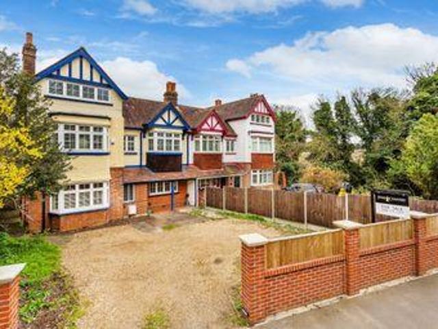 5 Bedrooms Semi detached house for sale in Banstead Road, Epsom KT17