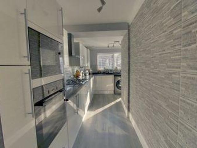 5 Bedrooms Semi detached house for sale in Bellman Avenue, Gravesend DA12