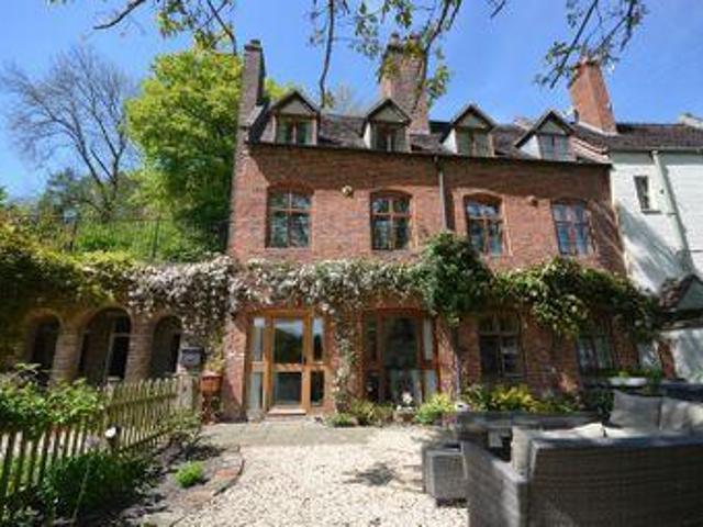 5 Bedrooms Semi detached house for sale in Darby Road, Coalbrookdate, Telford, Shropshire. TF8