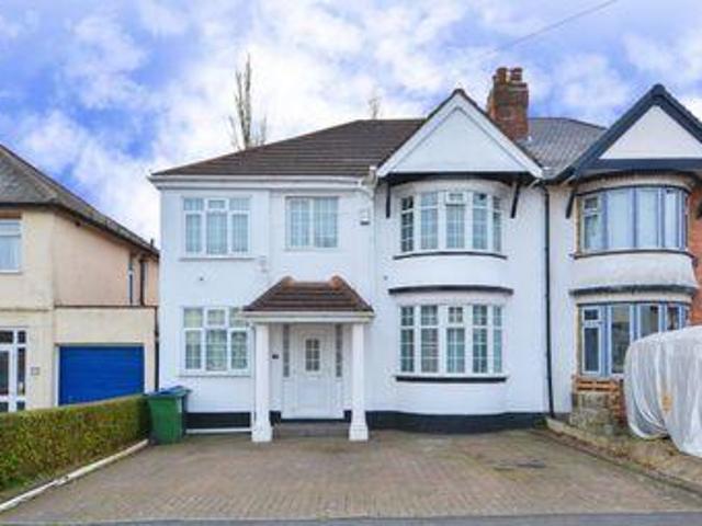 5 Bedrooms Semi detached house for sale in Edward Road, Oldbury B68