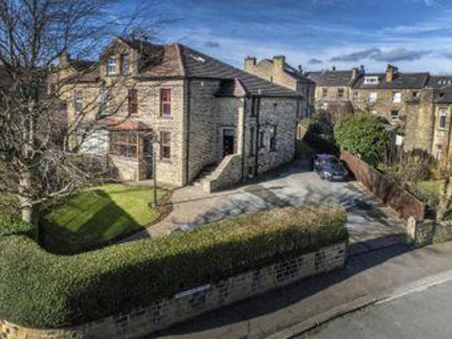 5 Bedrooms Semi detached house for sale in Forrest Avenue, Huddersfield HD1