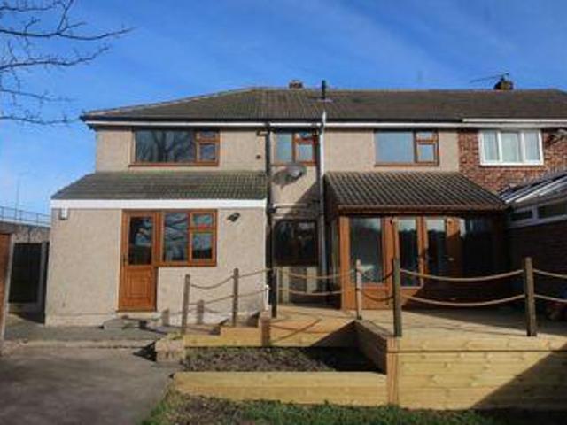 5 Bedrooms Semi detached house for sale in Howden Avenue, Skellow, Doncaster DN6