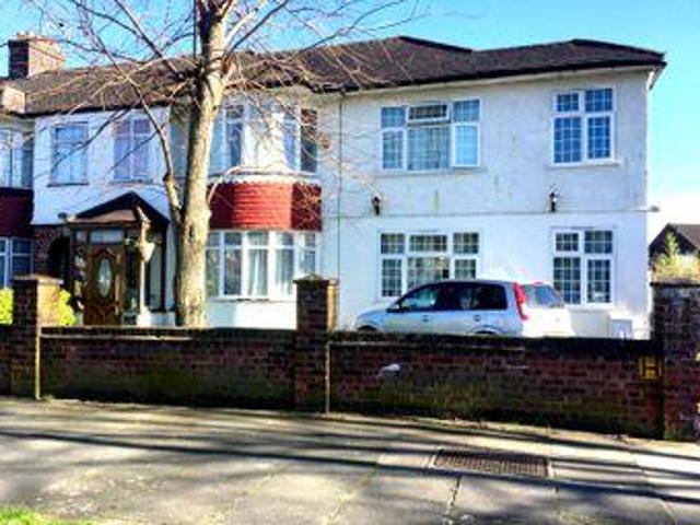5 Bedrooms Semi detached house for sale in Halsted Road, Southgate N21