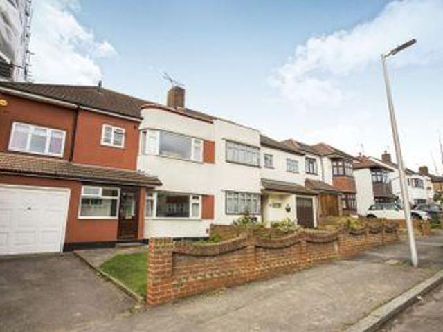5 Bedrooms Semi detached house for sale in High View Road, London E18