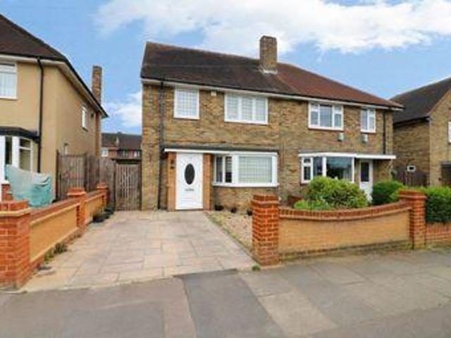 5 Bedrooms Semi detached house for sale in Oaks Lane, Ilford IG2
