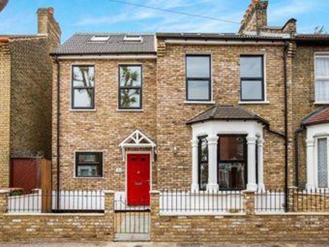 5 Bedrooms Semi detached house for sale in Mafeking Avenue, London E6