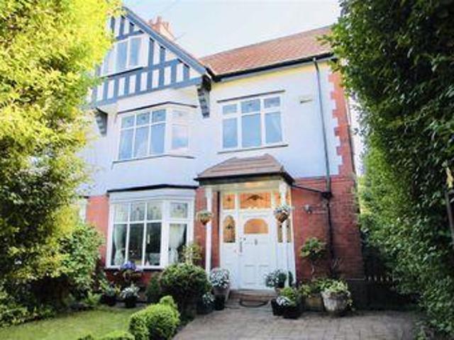5 Bedrooms Semi detached house for sale in Manchester Road, Swinton, Manchester M27