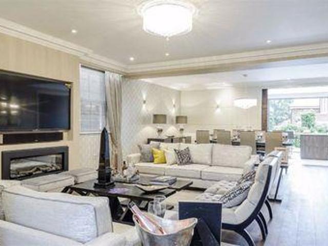 5 Bedrooms Semi detached house for sale in Mymms Drive, Brookmans Park, Hertfordshire AL9
