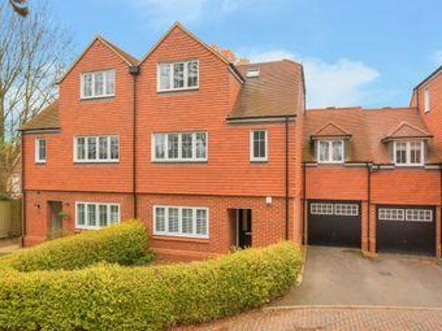 5 Bedrooms Semi detached house for sale in Scott Close, Kings Park, St. Albans AL3