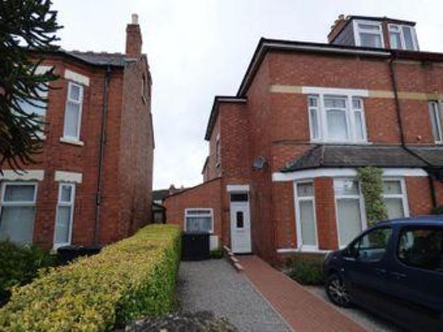 5 Bedrooms Semi detached house for sale in Stroud Road, Linden, Gloucester GL1