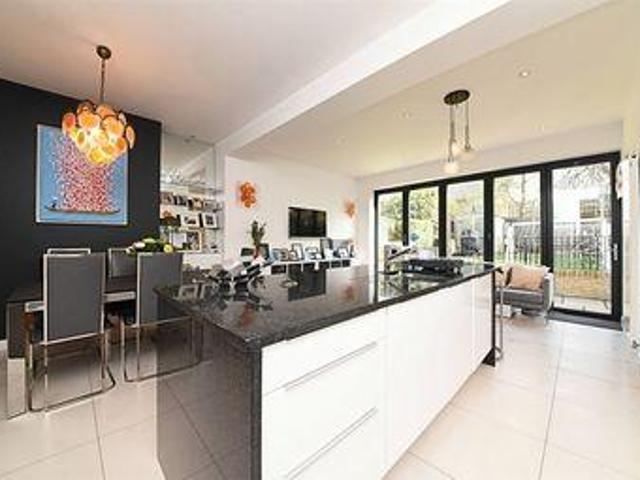 5 Bedrooms Semi detached house for sale in Sylvester Road, East Finchley N2