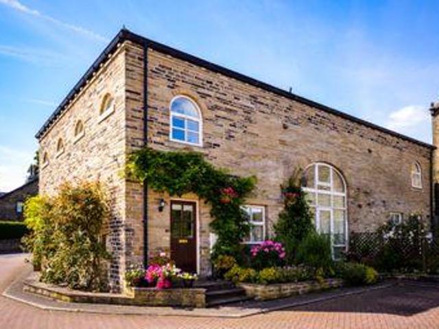 5 Bedrooms Semi detached house for sale in Pear Tree Close, Lightcliffe, Halifax HX3