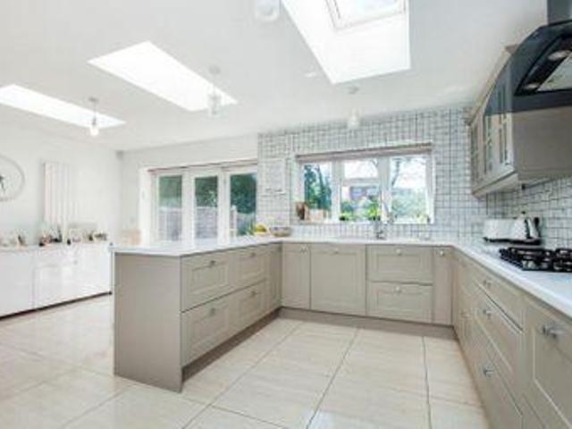 5 Bedrooms Semi detached house for sale in Penshurst Gardens, Edgware, Greater London. HA8