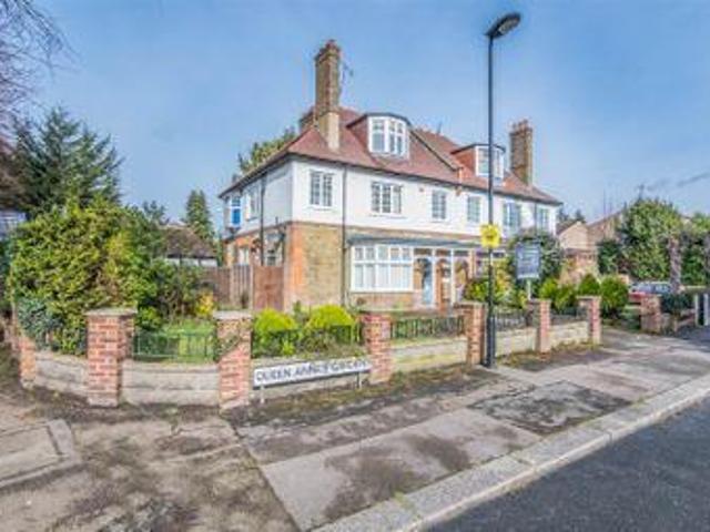 5 Bedrooms Semi detached house for sale in Queen Annes Gardens, Bush Hill Park Conservation Area, Enfield EN1