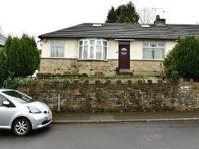 5 Bedrooms Semi detached house for sale in Wood Lane, Huddersfield, West Yorkshire HD4