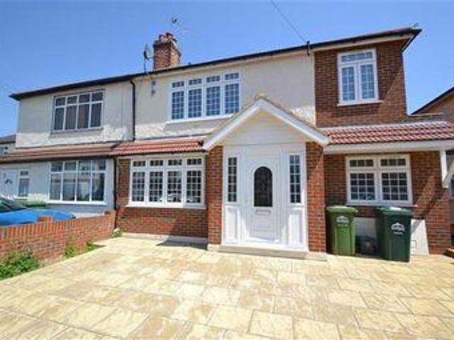 5 Bedrooms Semi detached house for sale in Willowbrook Road, Staines TW19