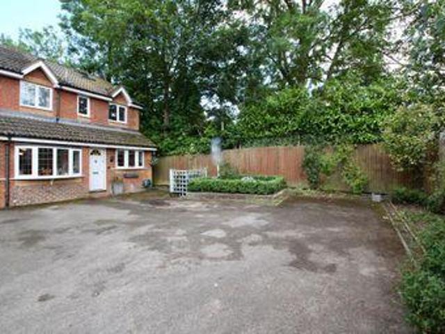 5 Bedrooms Semi detached house for sale in Wynches Farm Drive, St.Albans, Hertfordshire AL4