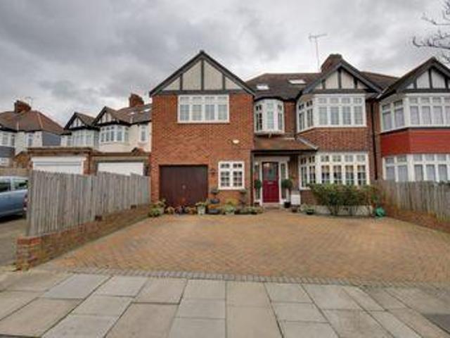 5 Bedrooms Semi detached house for sale in The Birches, Winchmore Hill N21