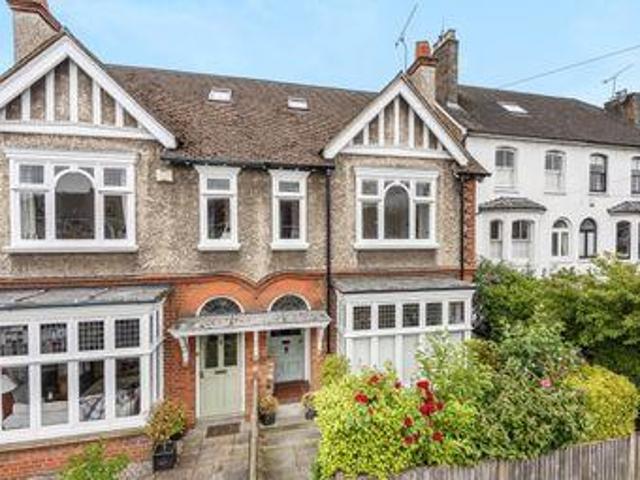 5 Bedrooms Semi detached house for sale in The Fairfield, Farnham, Surrey GU9