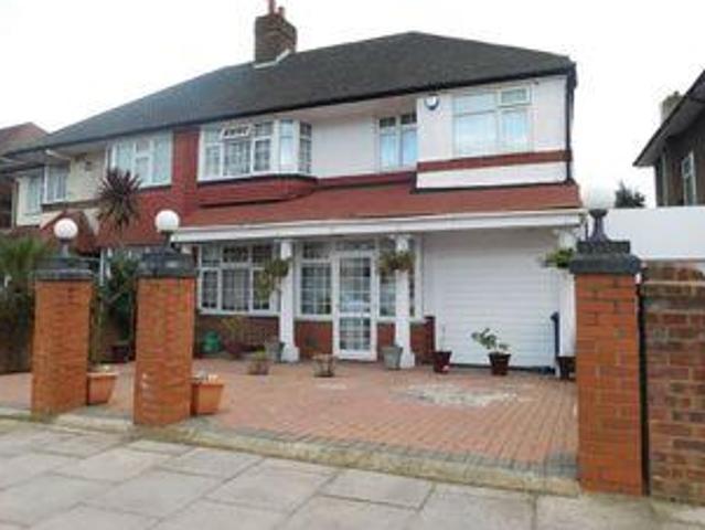 5 Bedrooms Semi detached house for sale in Thorncliffe Road, Norwood Green, Southall, Middlesex UB2