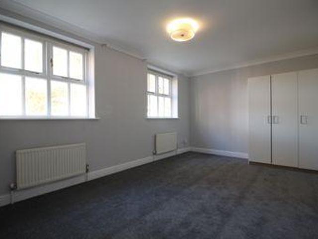 5 Bedrooms Terraced house for rent in Macmillan Way, London SW17