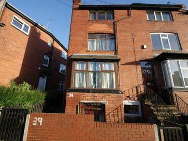 5 Bedrooms Terraced house for rent in Manor Drive, Hyde Park, Leeds LS6