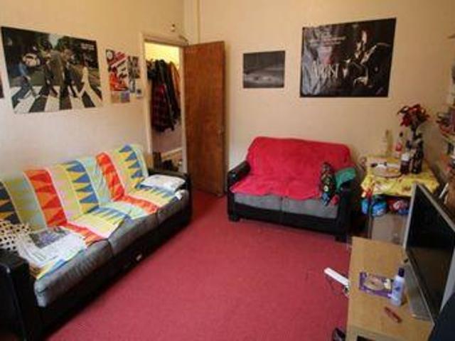 5 Bedrooms Terraced house for rent in Norwood Road, Hyde Park, Leeds LS6