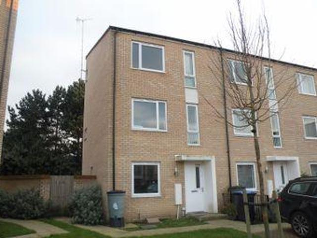 5 Bedrooms Terraced house for rent in Aviation Avenue, Hatfield AL10