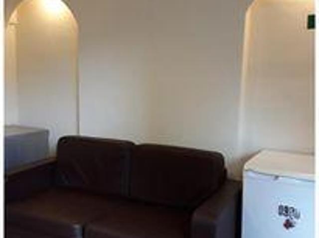 5 Bedrooms Terraced house for rent in Antill Road, London E3