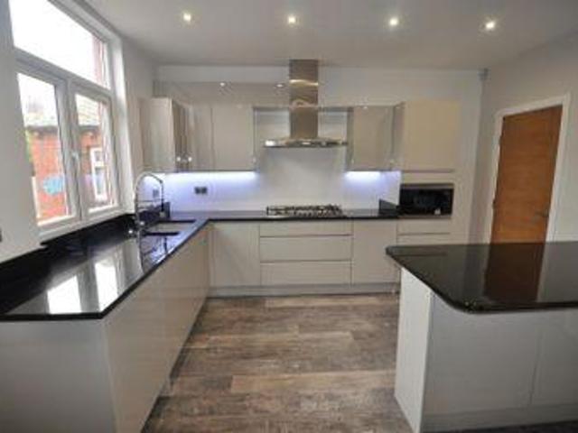 5 Bedrooms Terraced house for rent in Ash Road, Adel, Leeds LS6
