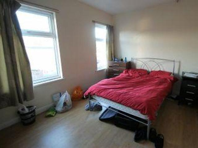 5 Bedrooms Terraced house for rent in Ashville Road, Hyde Park, Leeds LS6