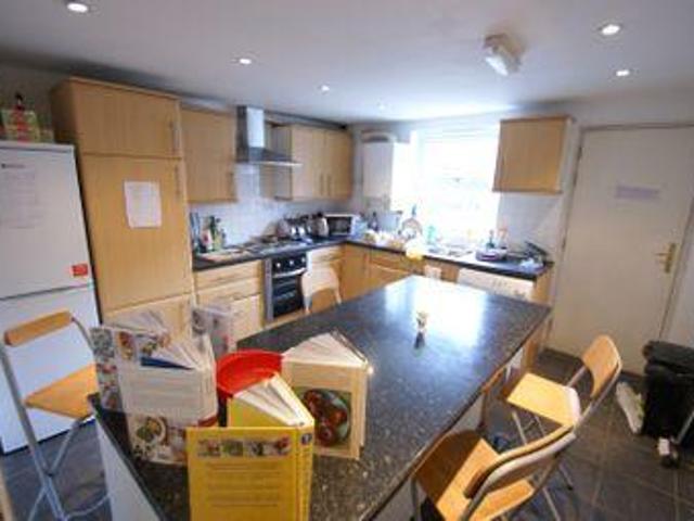 5 Bedrooms Terraced house for rent in Burley Lodge Road, Hyde Park, Leeds LS6