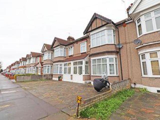 5 Bedrooms Terraced house for rent in Castleview Gardens, Ilford, Essex IG1