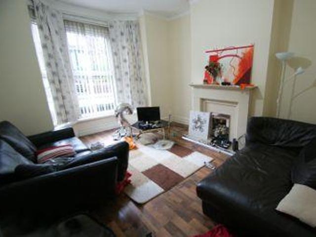 5 Bedrooms Terraced house for rent in Cardigan Road, Hyde Park, Leeds LS6