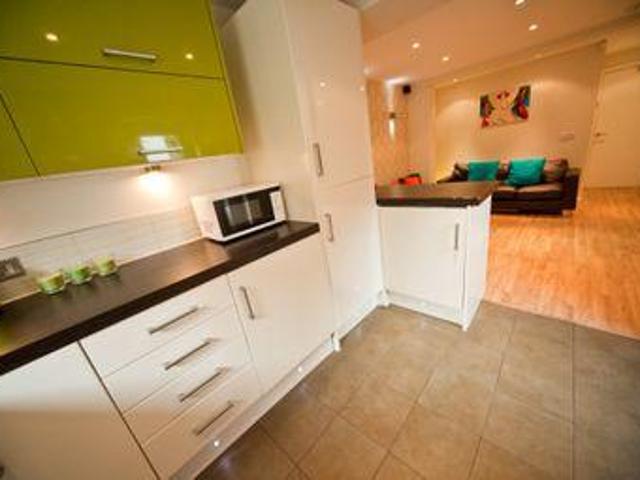 5 Bedrooms Terraced house for rent in Dallas Street, Preston PR1