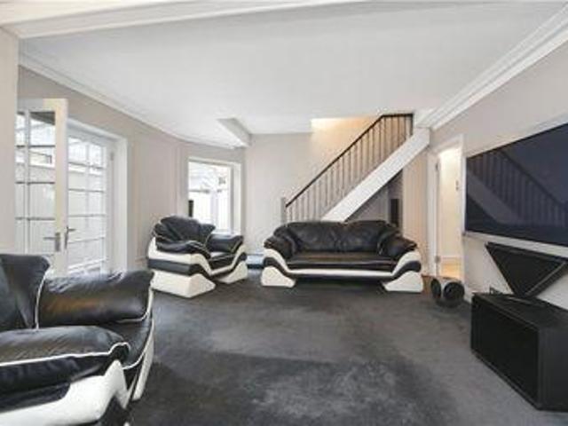 5 Bedrooms Terraced house for rent in Dilke Street, Chelsea, London SW3